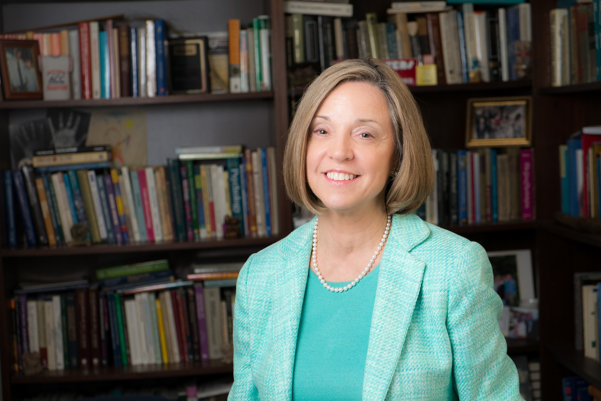 Teacher-Scholar Legacies: Debbie Best - Undergraduate College