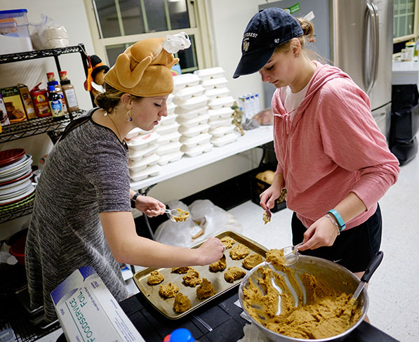 'Turkeypalooza ' brings Thanksgiving to hungry in Winston-Salem | Wake ...